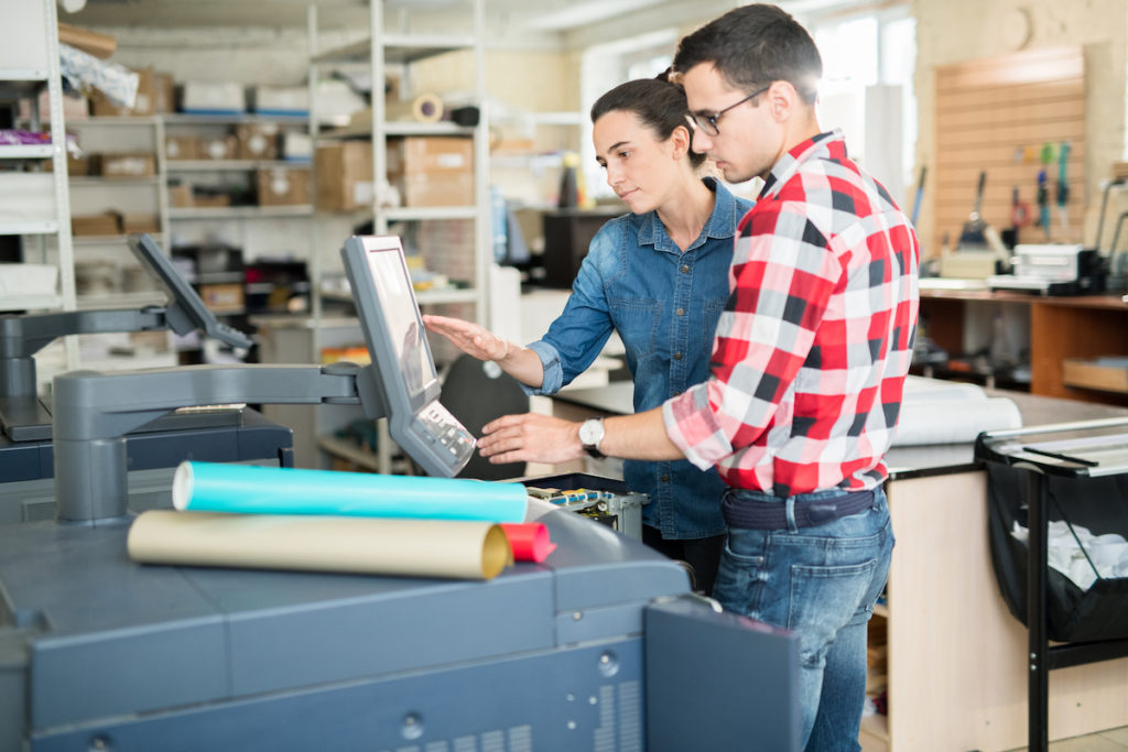 7 Benefits of Hiring a Professional Label Printing Company